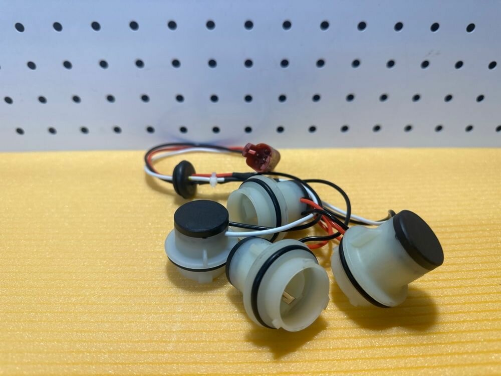 Комплект патронов к основной фаре SCANIA P R G 4 И 5 серии (скания)