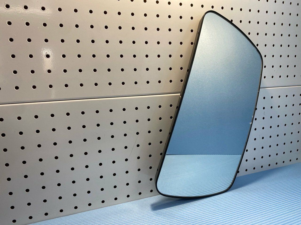 Cтекло зеркала с обогревом Iveco Stralis Eurocargo (Ивеко)