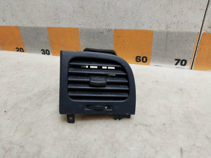 Б/У Дефект-крепление сломано Дефлектор воздушный Hyundai Verna 2006 MC, 2 Лев. 477107 Hyundai-KIA арт. 974601E000