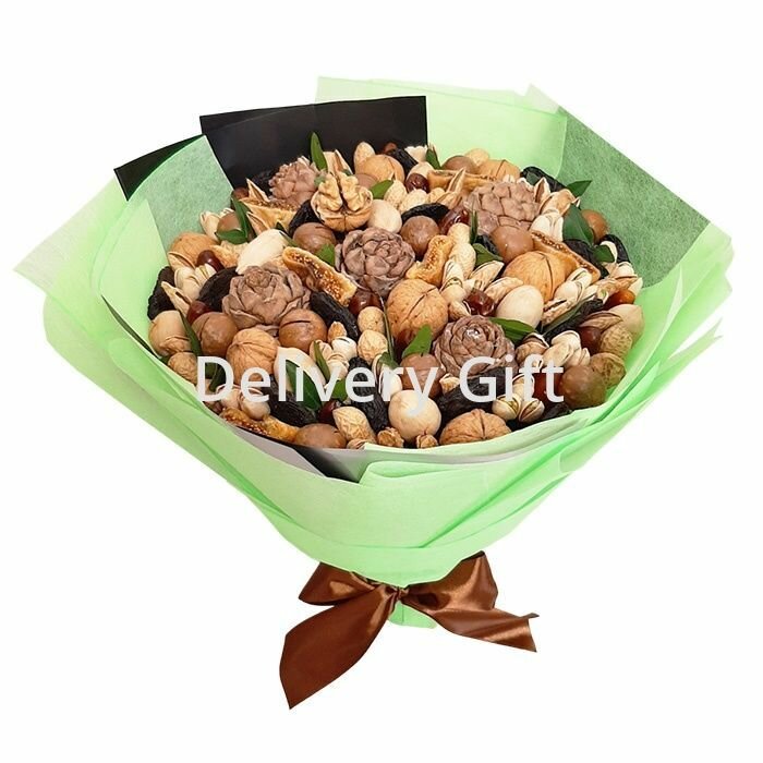 Букет "Delivery Gift", сборный из шишек, орехов и чернослива