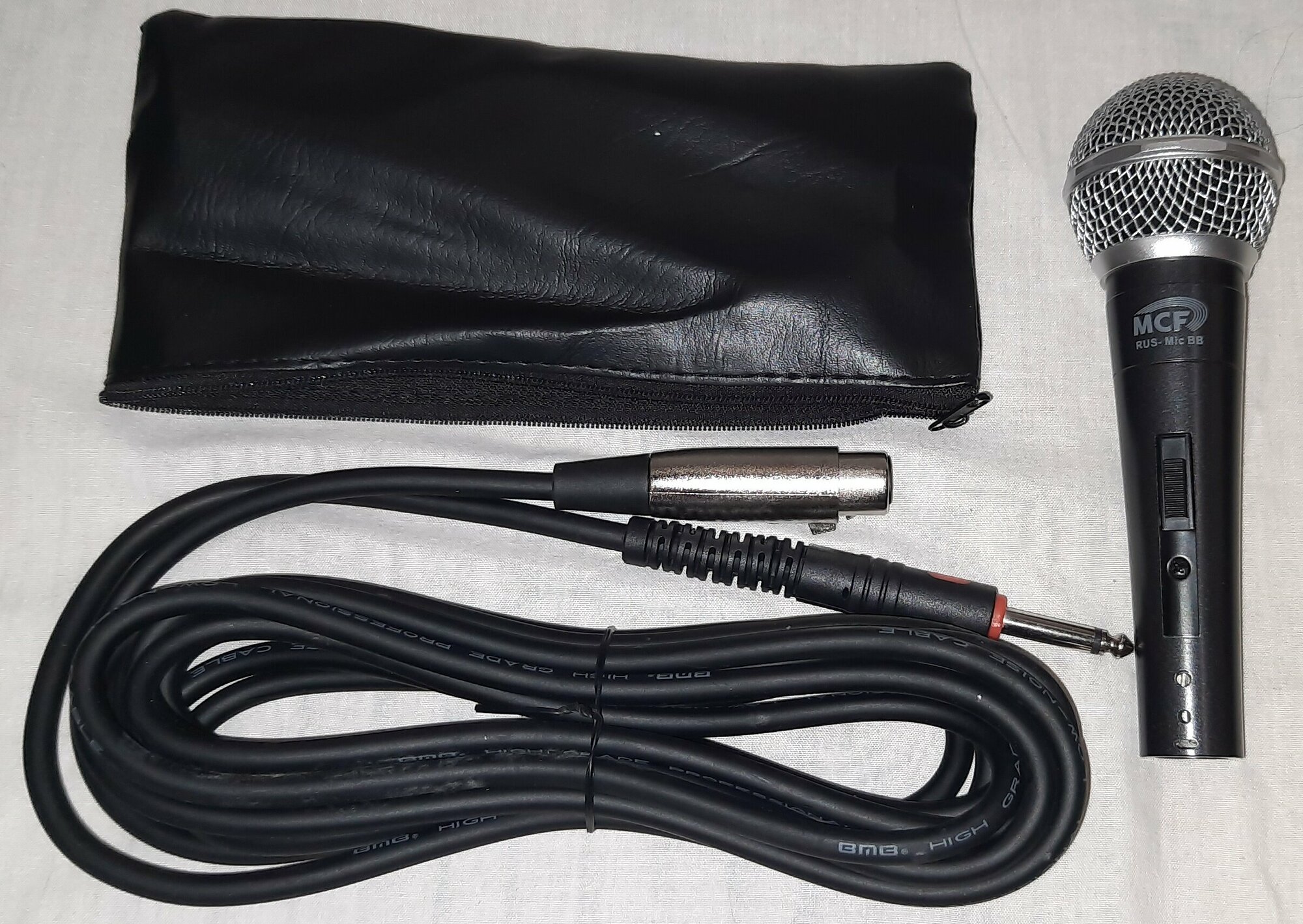 Микрофон динамический шнуровой