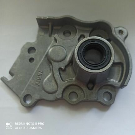 Mitsubishi MD009030 Крышка масляного насоса