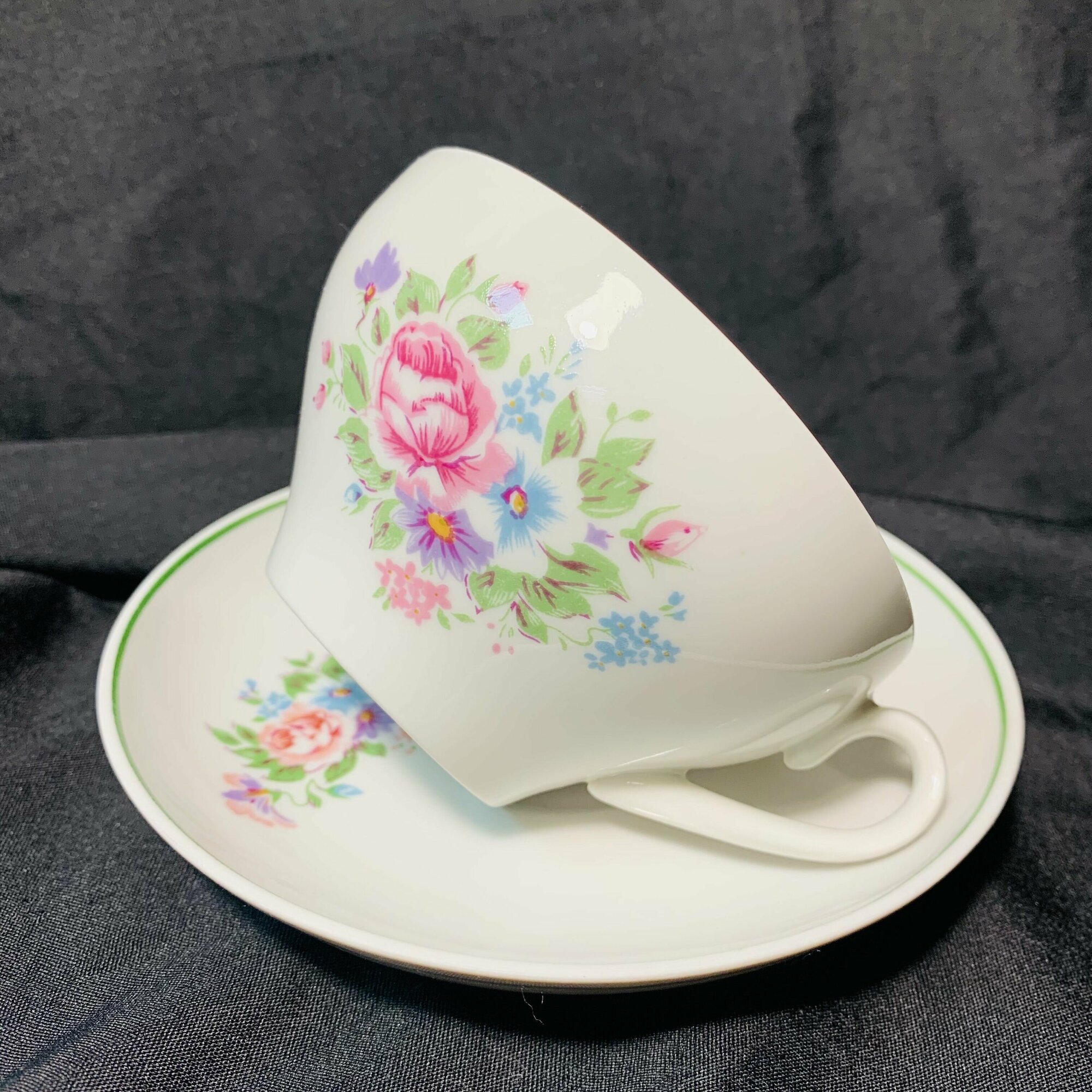 Фарфоровая чайная пара