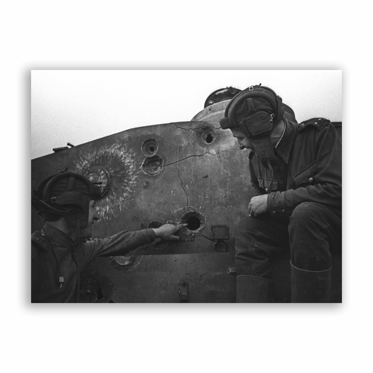 Советский постер, плакат на бумаге / Как били Тигров. Насквозь и даже глубже! / Размер 80 x 106 см