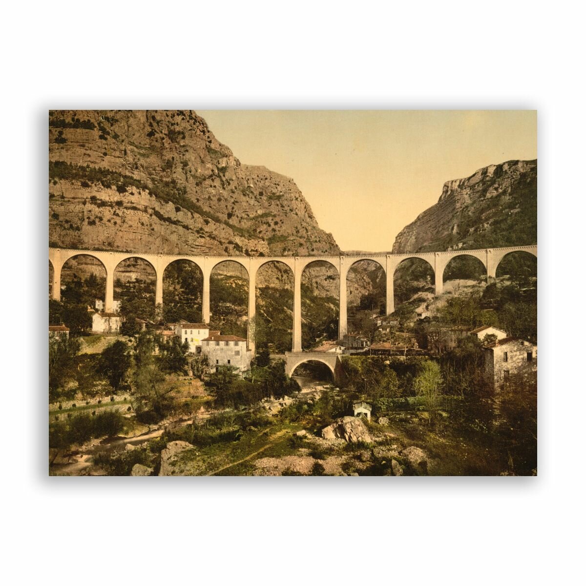 Постер, плакат на бумаге / Gourdon, gorge of the wolf, the bridge, France / Размер 40 x 53 см