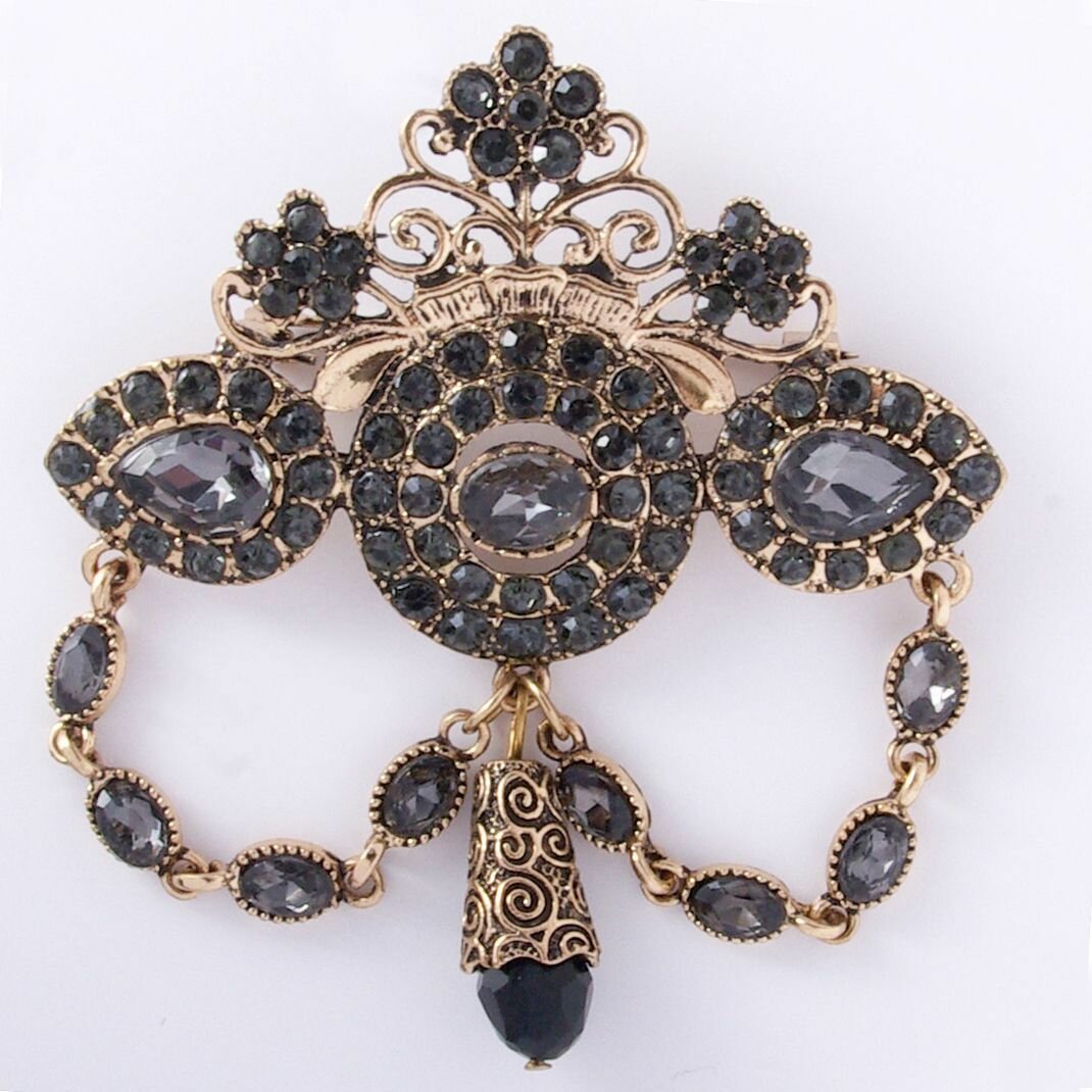 Брошь, стразы