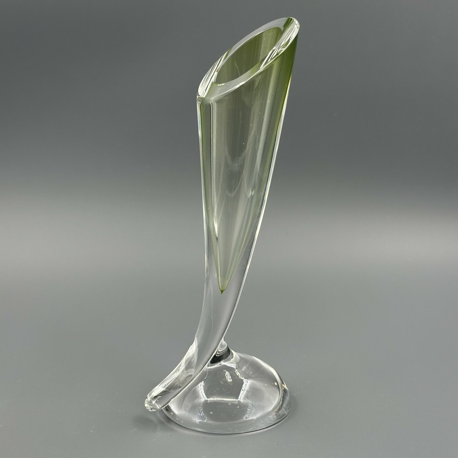 Ваза миниатюрная зеленоватого оттенка, стекло, гутная техника, Европа, 1960-1980 гг.