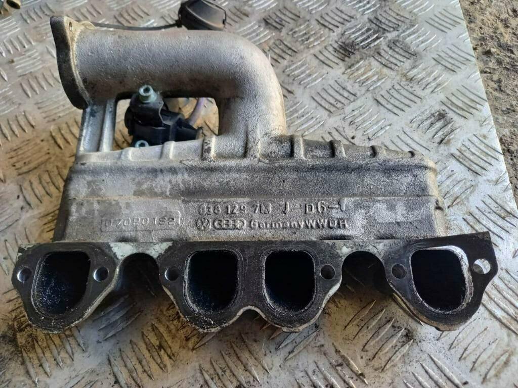 Впускной коллектор Skoda Octavia рест. 2001 038129713J