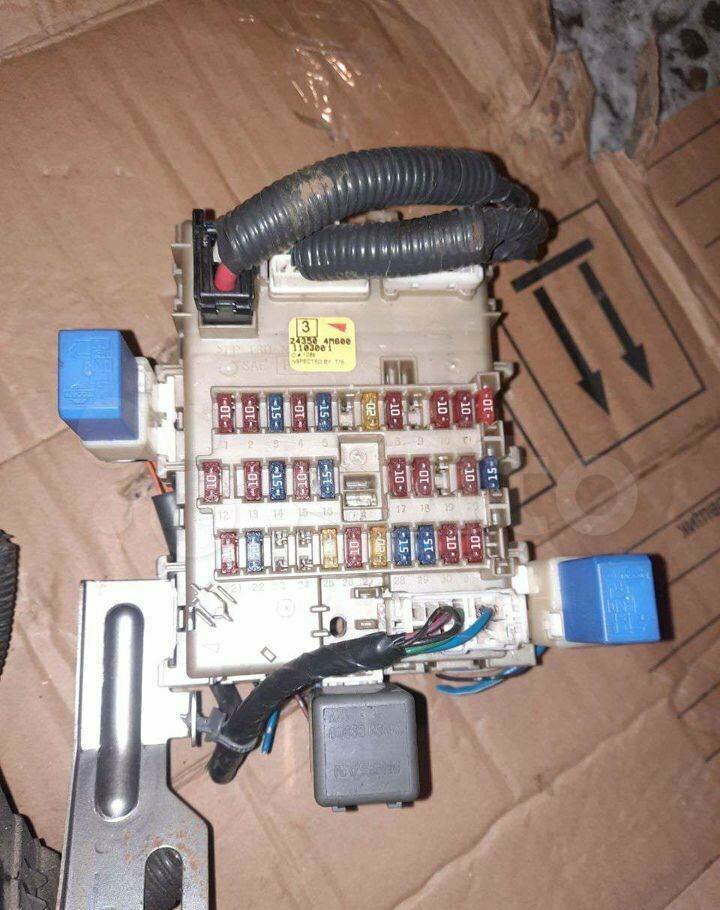 Блок предохранителей Nissan Almera N16 2001 243504M600