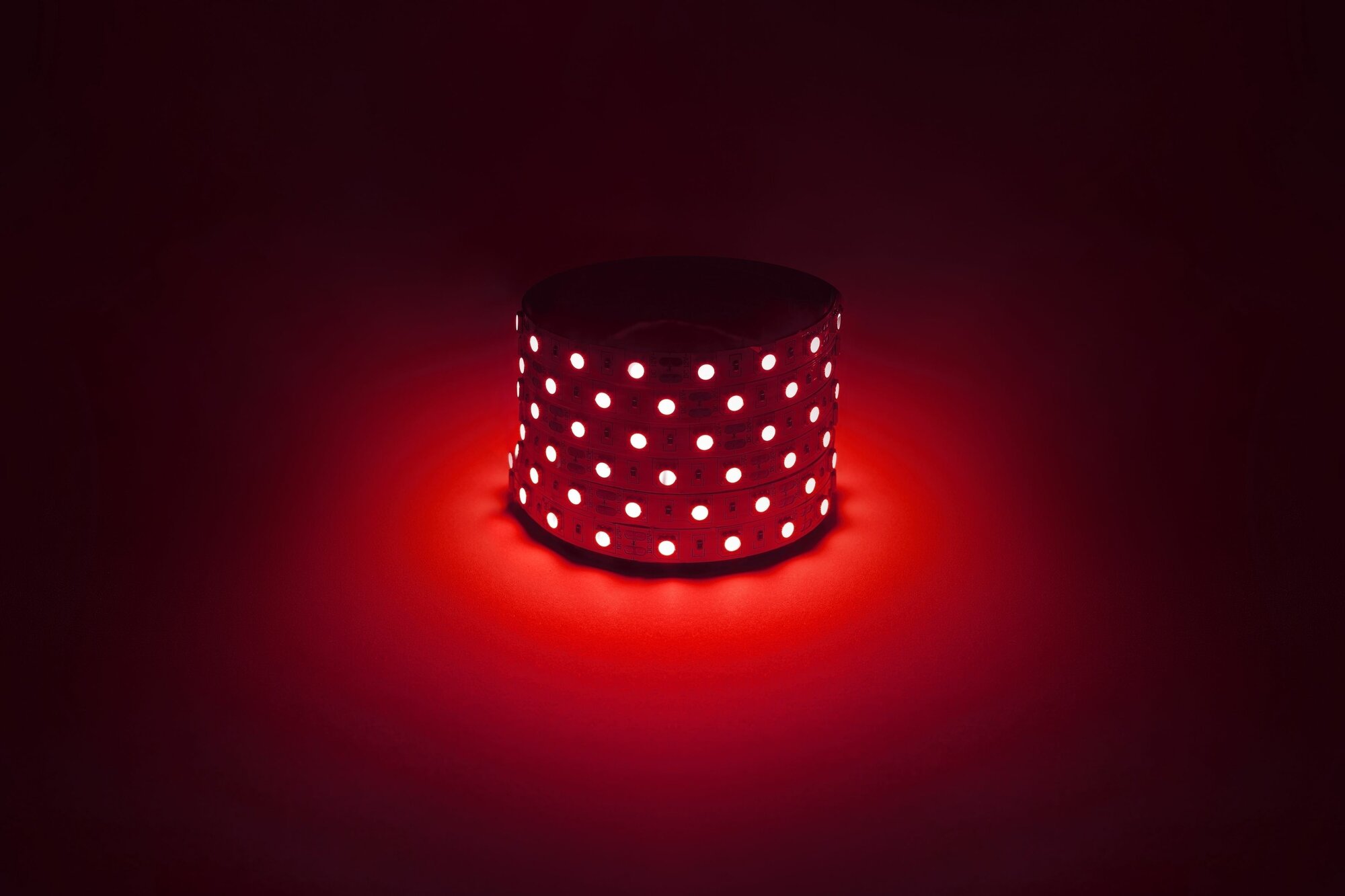 Светодиодная лента 12v ЭРА 5050 подсветка в комнату 5м 14,4w, красный свет