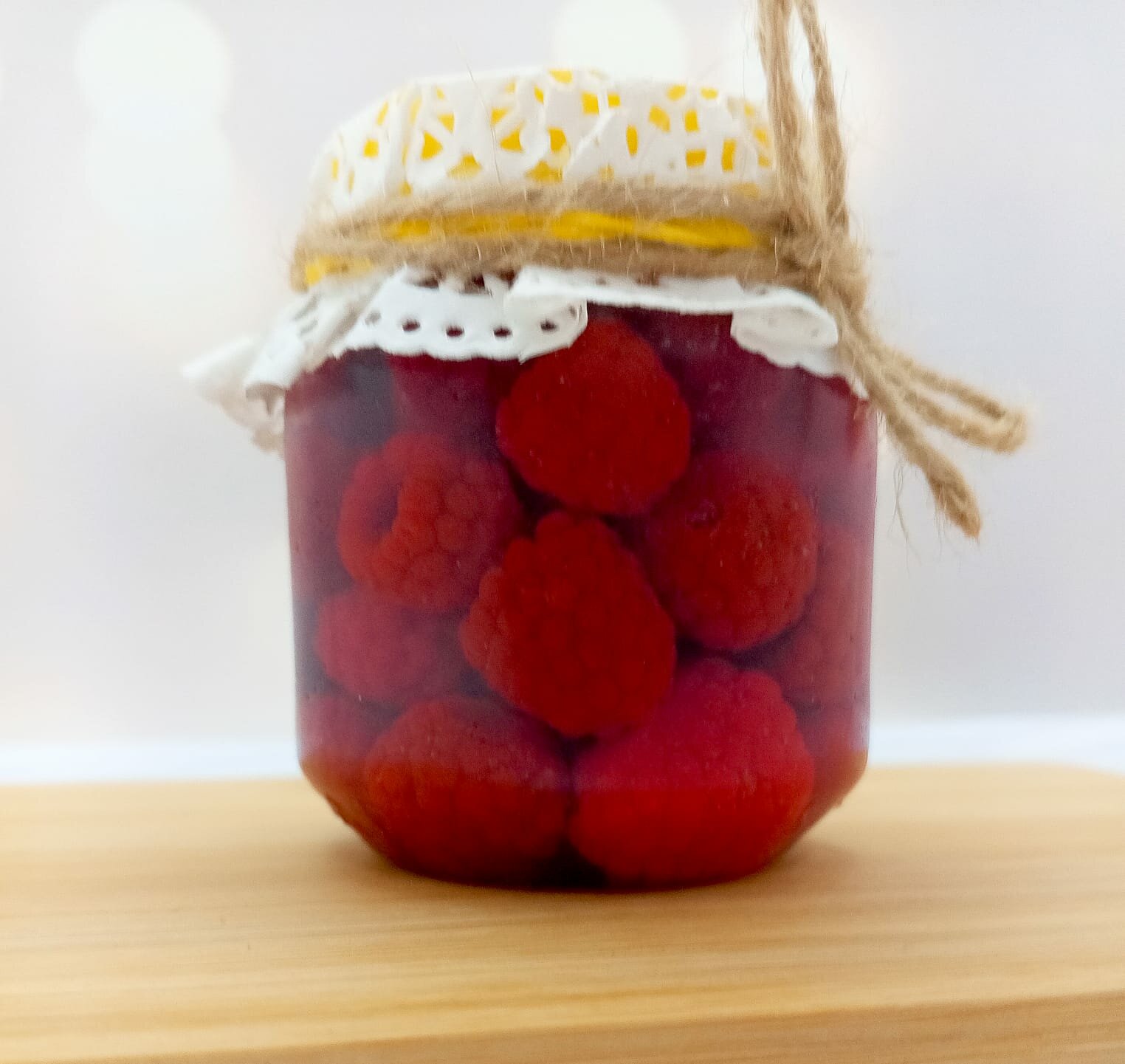 Баночка малины из мыла