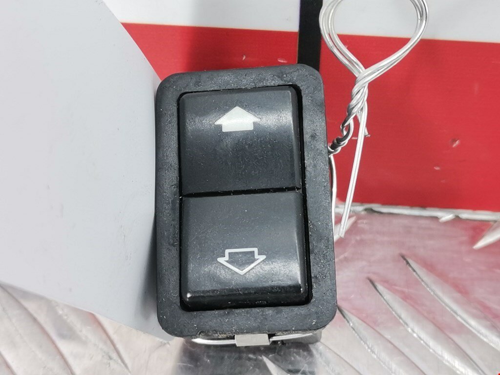 Кнопка стеклоподъемника BMW 7-Series (E38) 61318368974 арт. 1587446