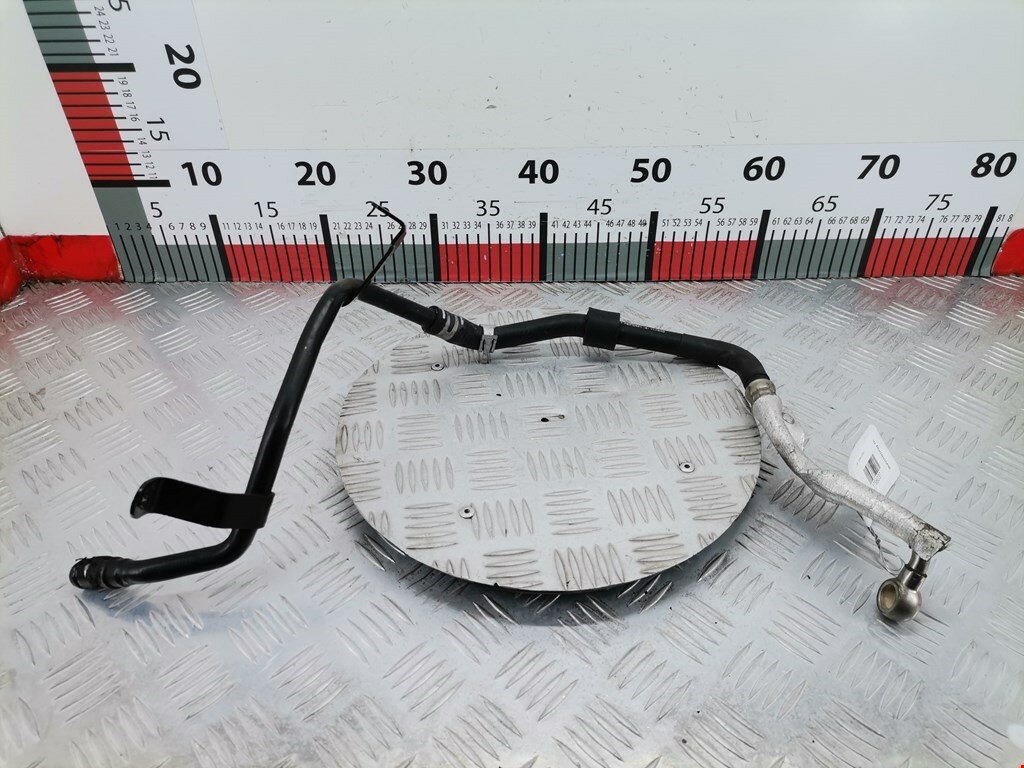 Трубка турбины Audi A4 B7 06D121085C арт. 1798037