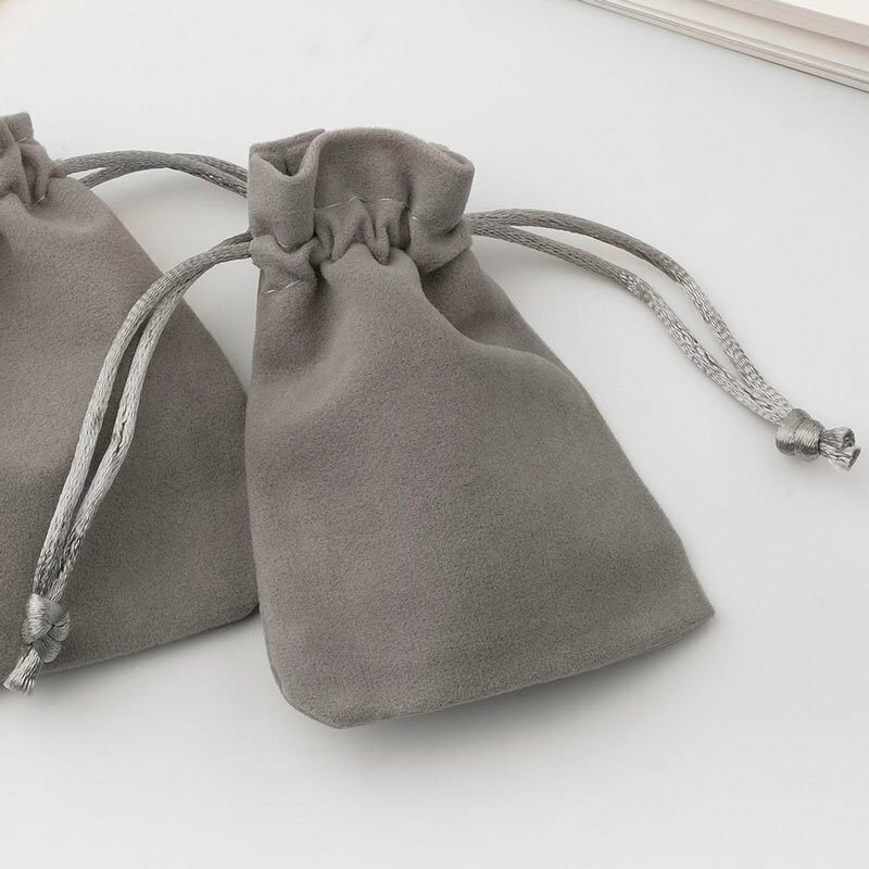 Бархатный мешочек серого цвета (8 х 6 см)