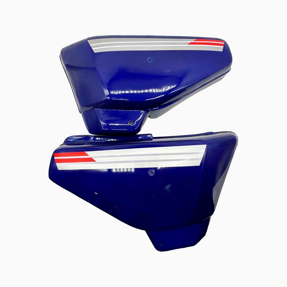 Крышки боковые на мопед Альфа (синие с белой полосой, комплект)