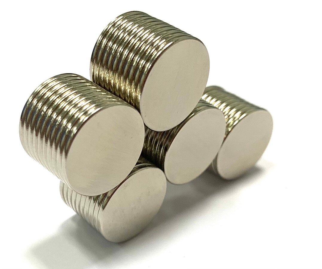 Неодимовый магнит 15х1.2 мм - 10 штук