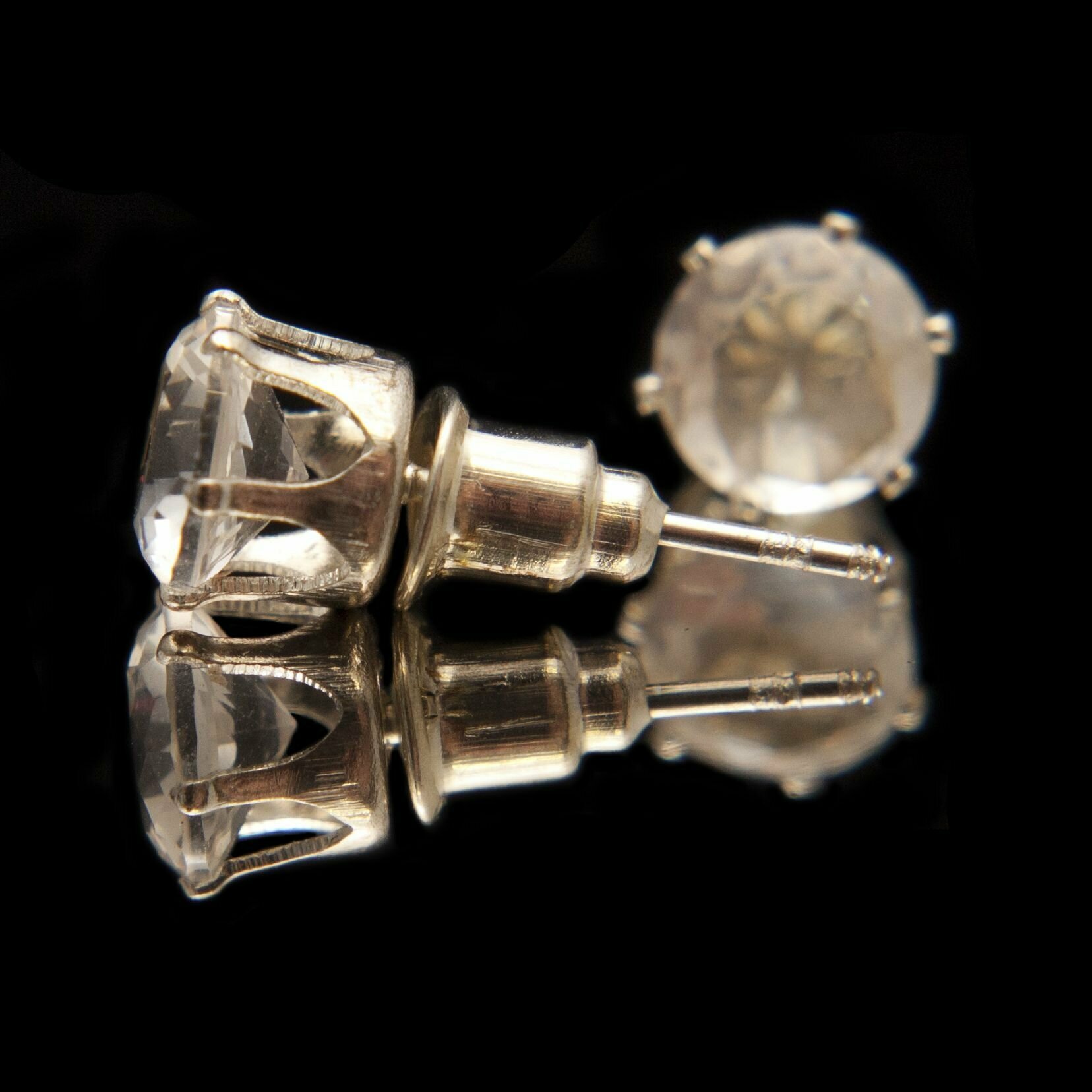 Серьги пусеты, фианит, стекло