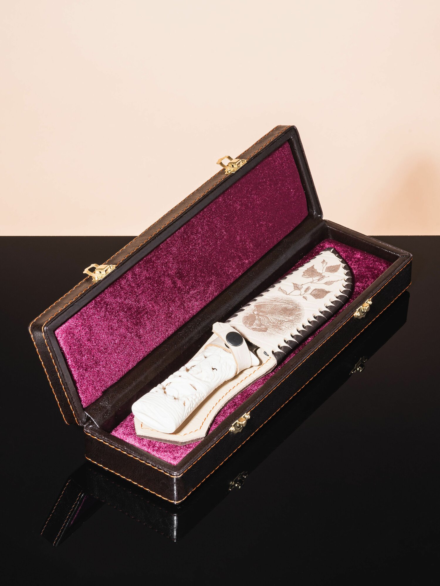 Нож подарочный в шкатулке Верный друг рог лося дамаск