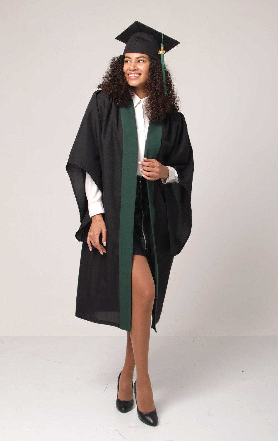 Мантия выпускника (комплект) - Модель Оксфорд - цвет черный с тёмно-зелёной полосой