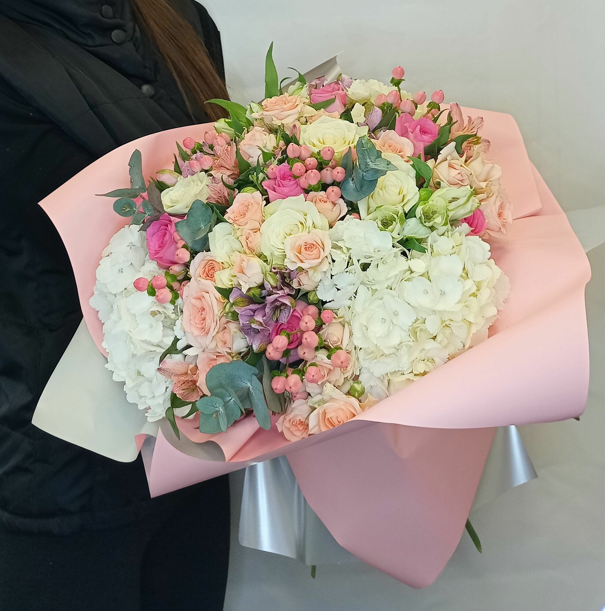 Букет Vornikov Bouquets "Нежное Облако", с гортензией, 40 см