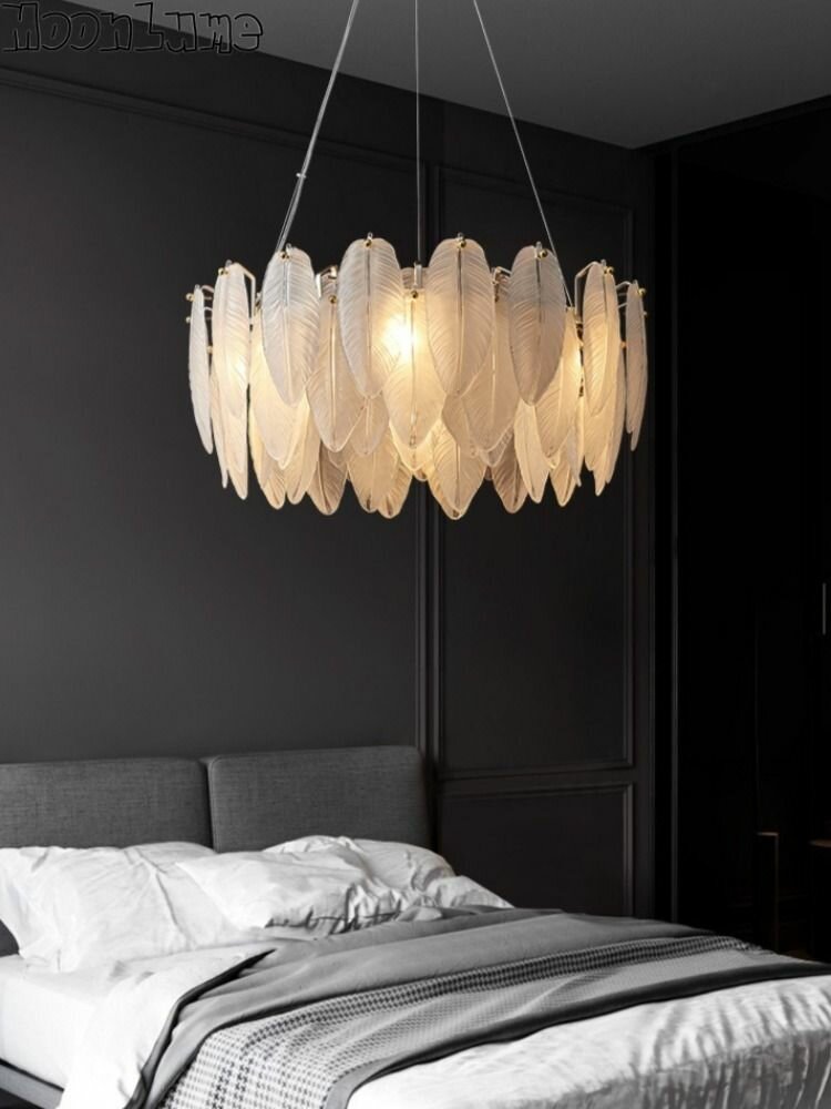 Легкая роскошная люстра из перьевого стекла