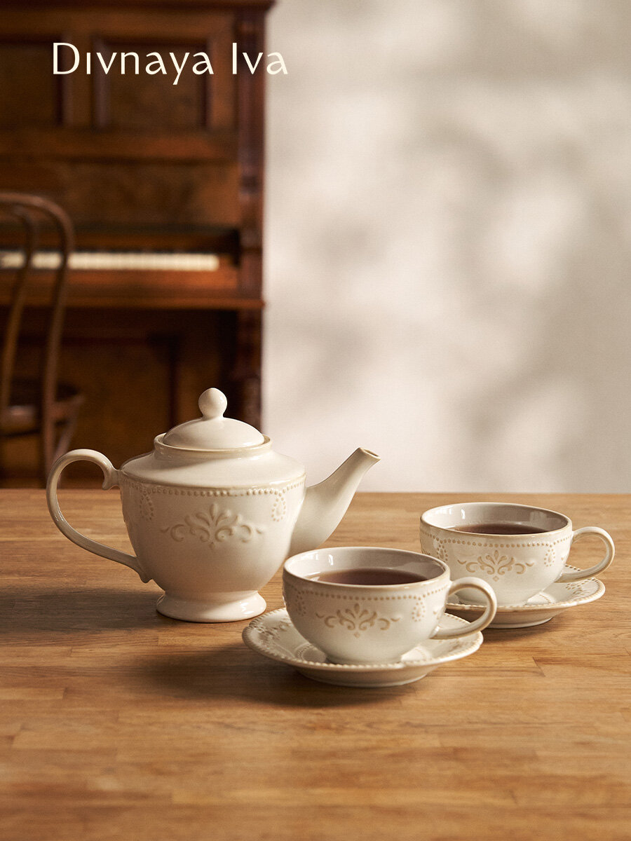 Подарочный чайный набор: заварочный чайник + две чайные пары, Divnaya Iva ( Дивная Ива)
