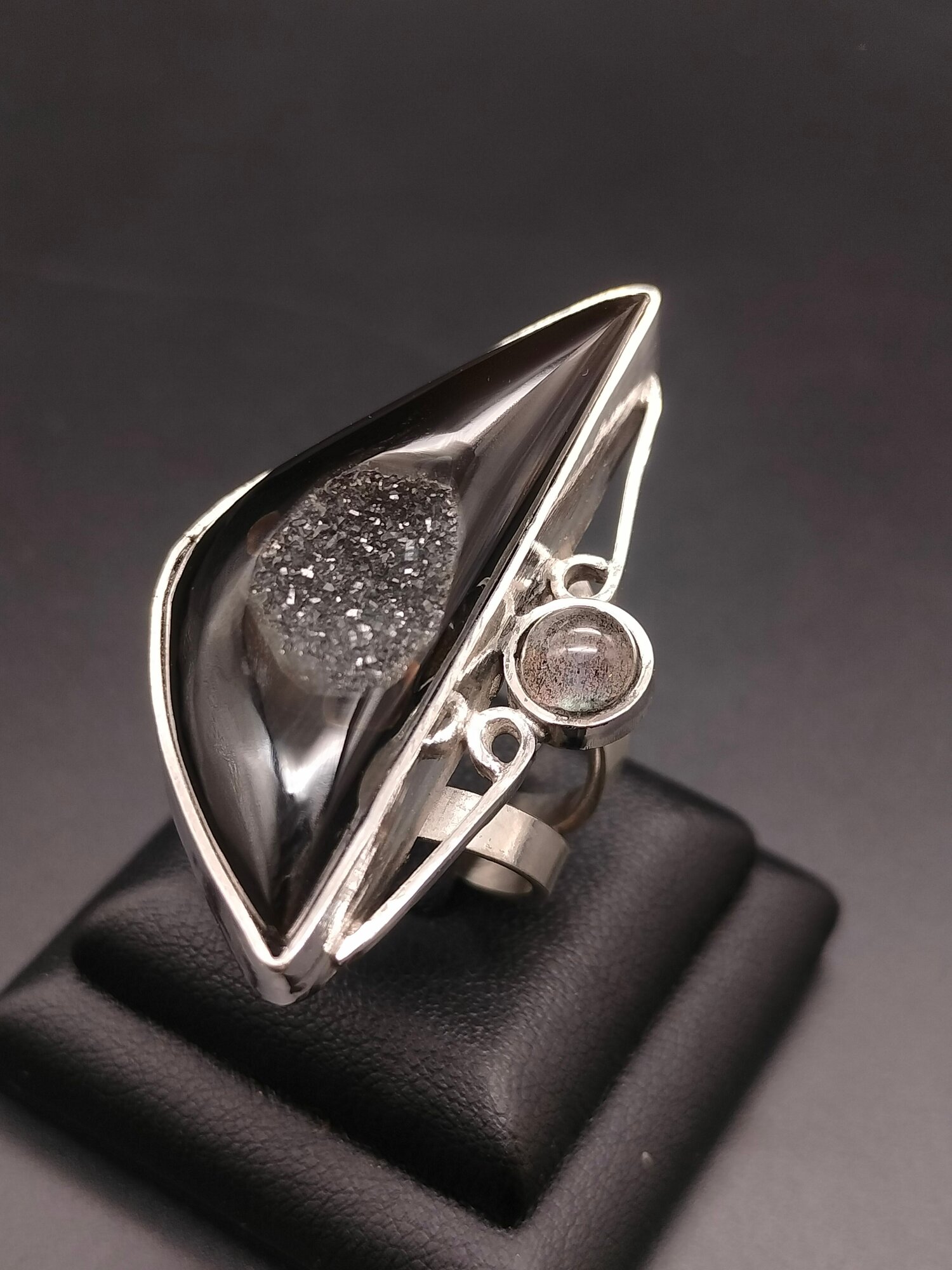 Перстень, серебро, 925 проба, агат, лабрадорит