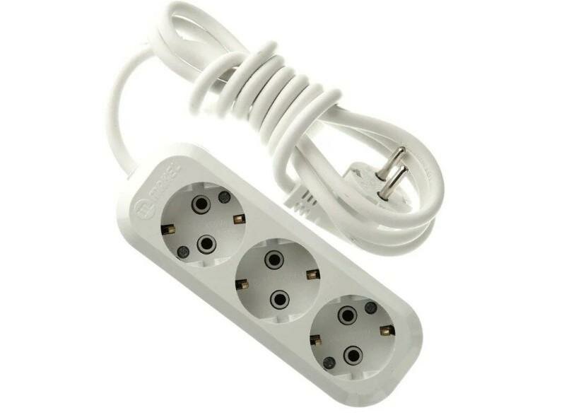 Удлинитель 3МЕСТНЫЙ 5М ПВС З/К MAKEL