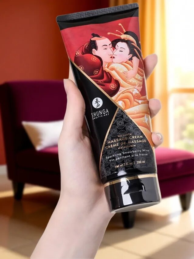 Shunga Массажный крем для тела с ароматом клубники и шампанского Sparkling Strawberry Wine - 200 мл.