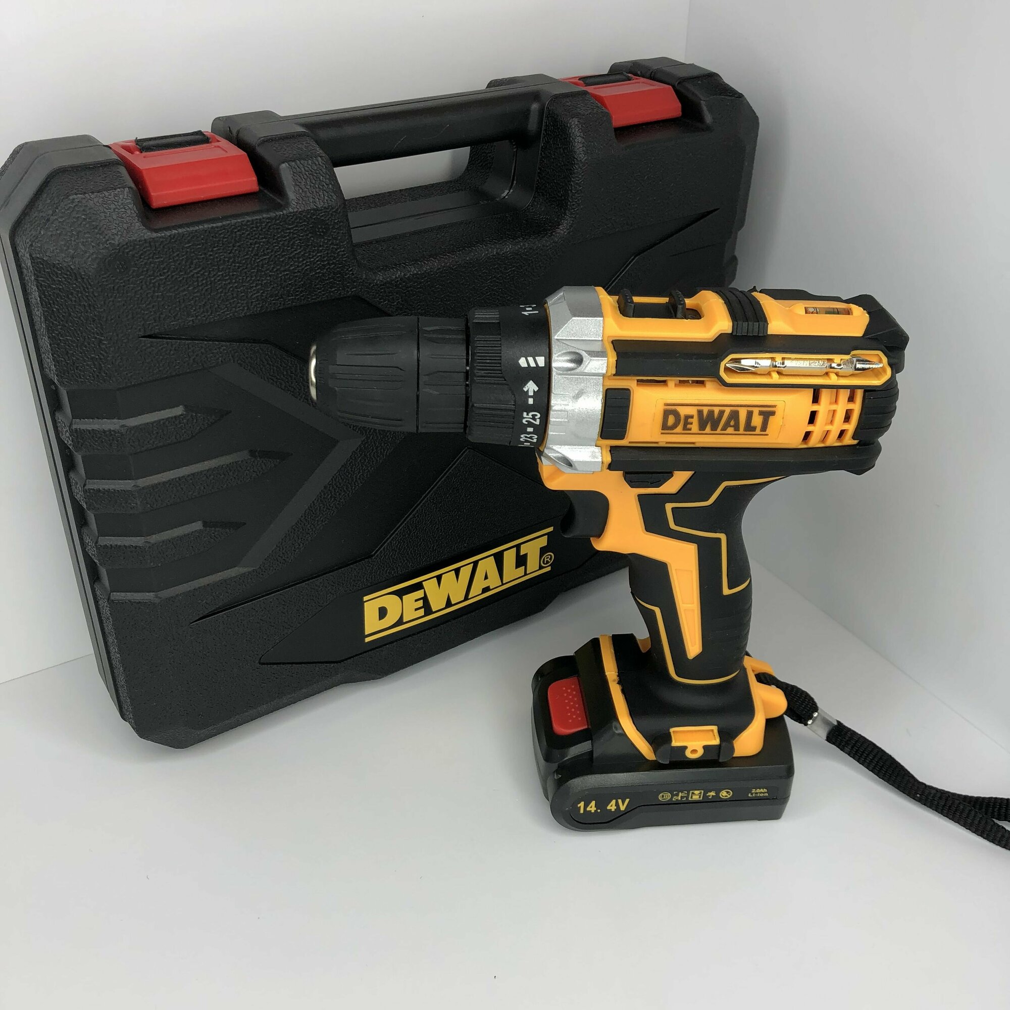 Дрель шуруповерт 14 В / DeWalt 14V / деволт от аккумулятора