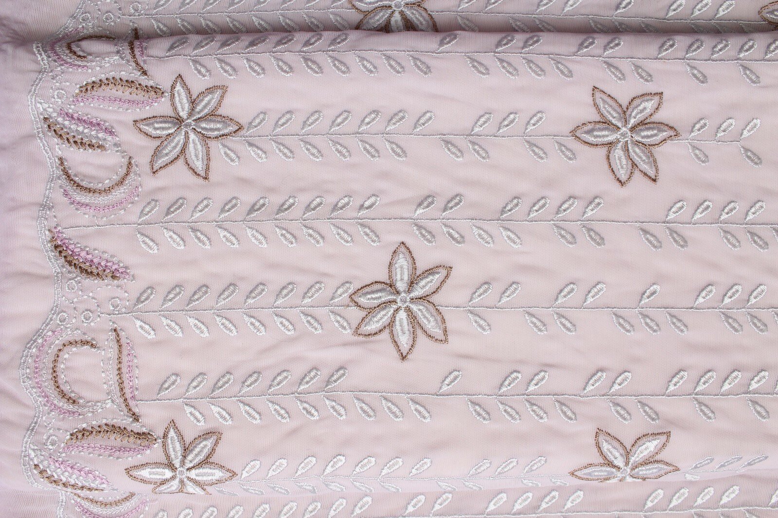 Ткань Вышивка на двойной сетке-стрейч Zibetti сиреневая, ш100см, 0,5 м