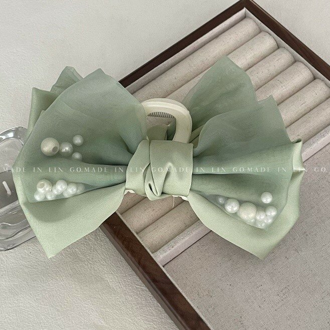 Заколка зажим краб с оригинальной тканевой бабочкой, украшенной жемчужинами аксессуар для укладки волос зеленый