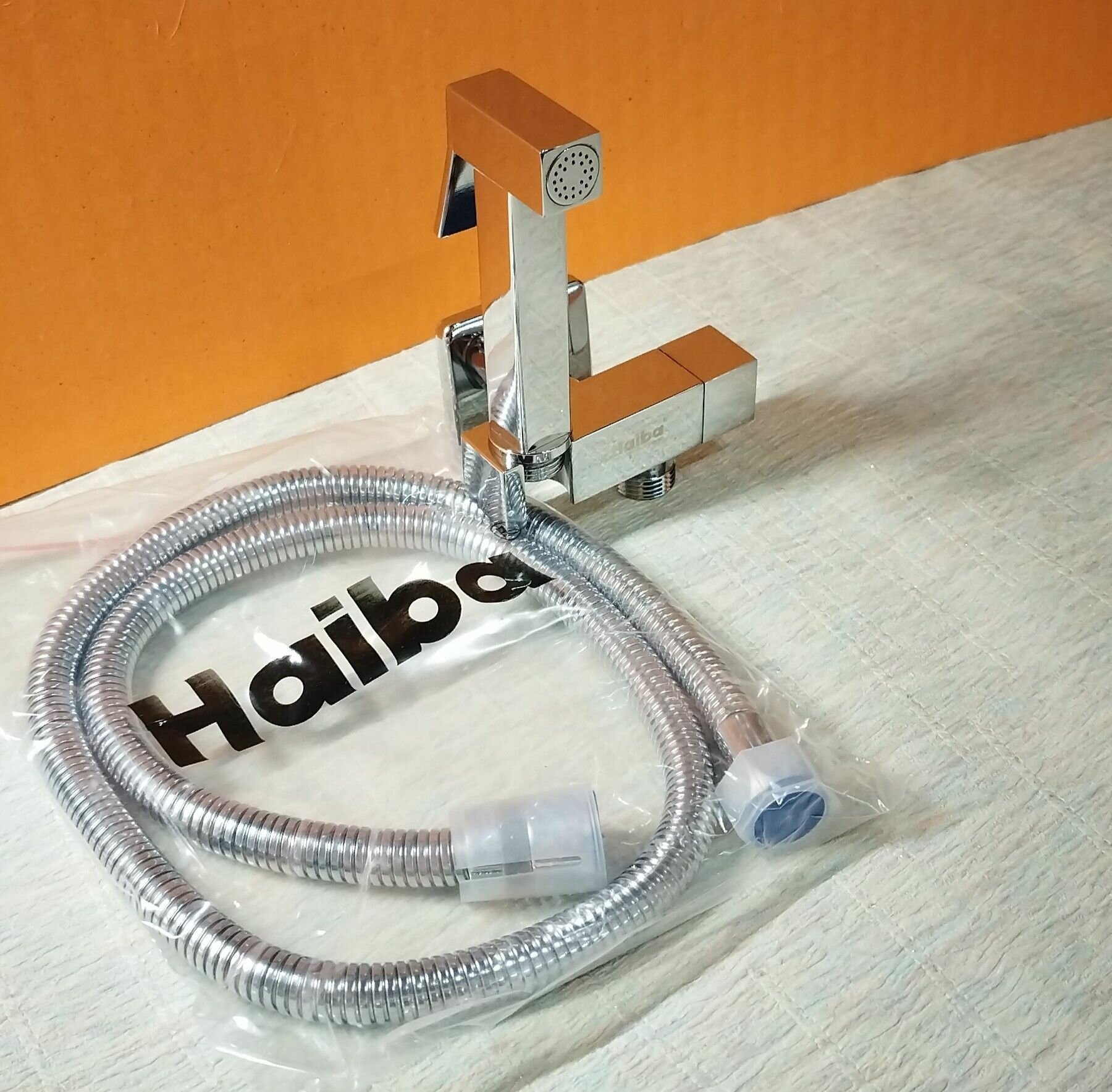 Гигиенический моно-душ (для одного вида воды) латунь HAIBA HB5502 цвет-хром.