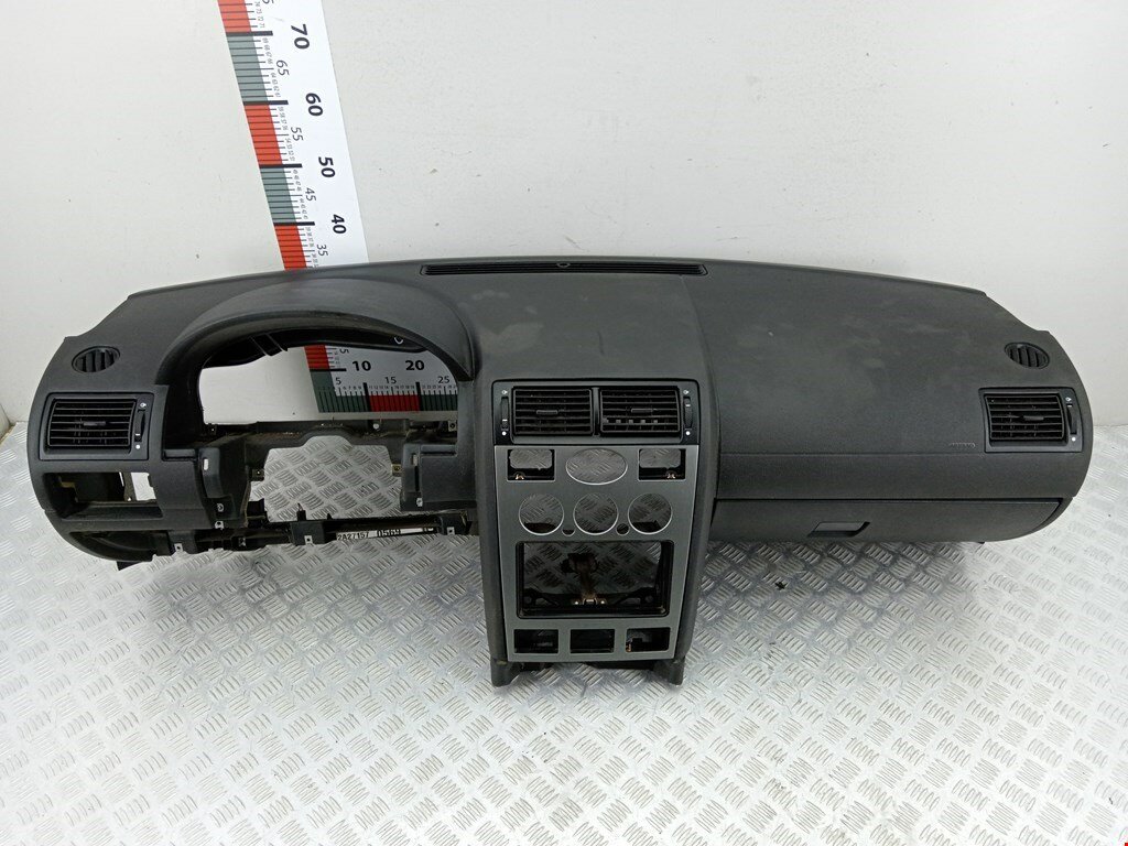 Торпедо (парприз панель приборов панель передняя) Ford Mondeo 3 1202234 арт. 2059133