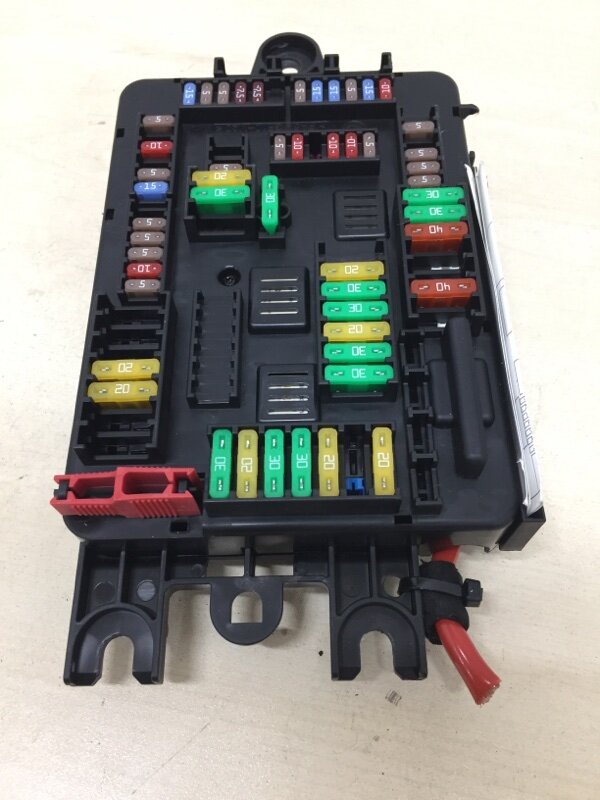 блок предохранителей BMW X5 30d F15 Ф15 61 14 6 819 651