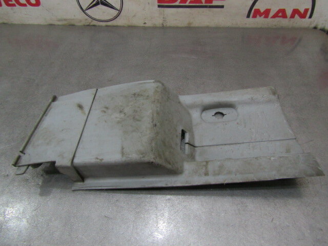 Накладка под ремень левая MAN TGS, TGA, TGM, TGL / Есть повреждения!!!