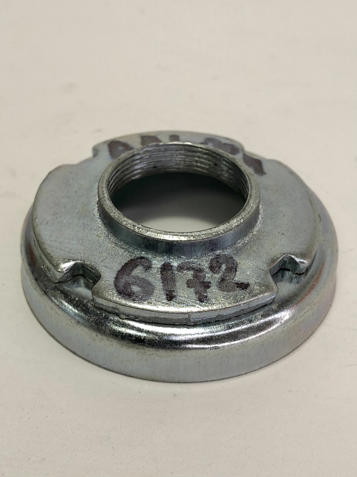 Гайка траверсы нижняя мопед Альфа