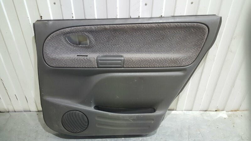 Обшивка двери Suzuki Grand Escudo LA-TX92W H27A 2000 задн. прав. (б/у) 8373052DC2KL2