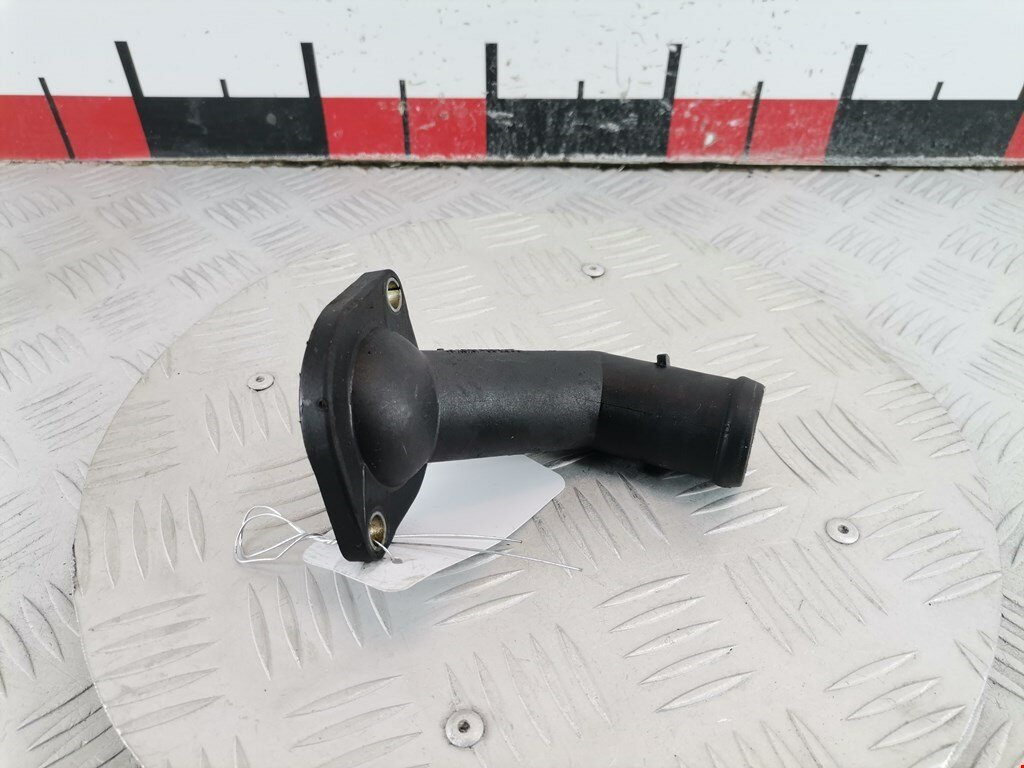 Корпус термостата Volkswagen Golf 4 06A121121C арт. 1545514