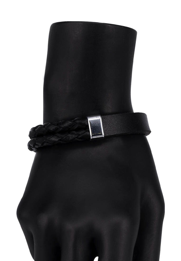 Плетеный браслет