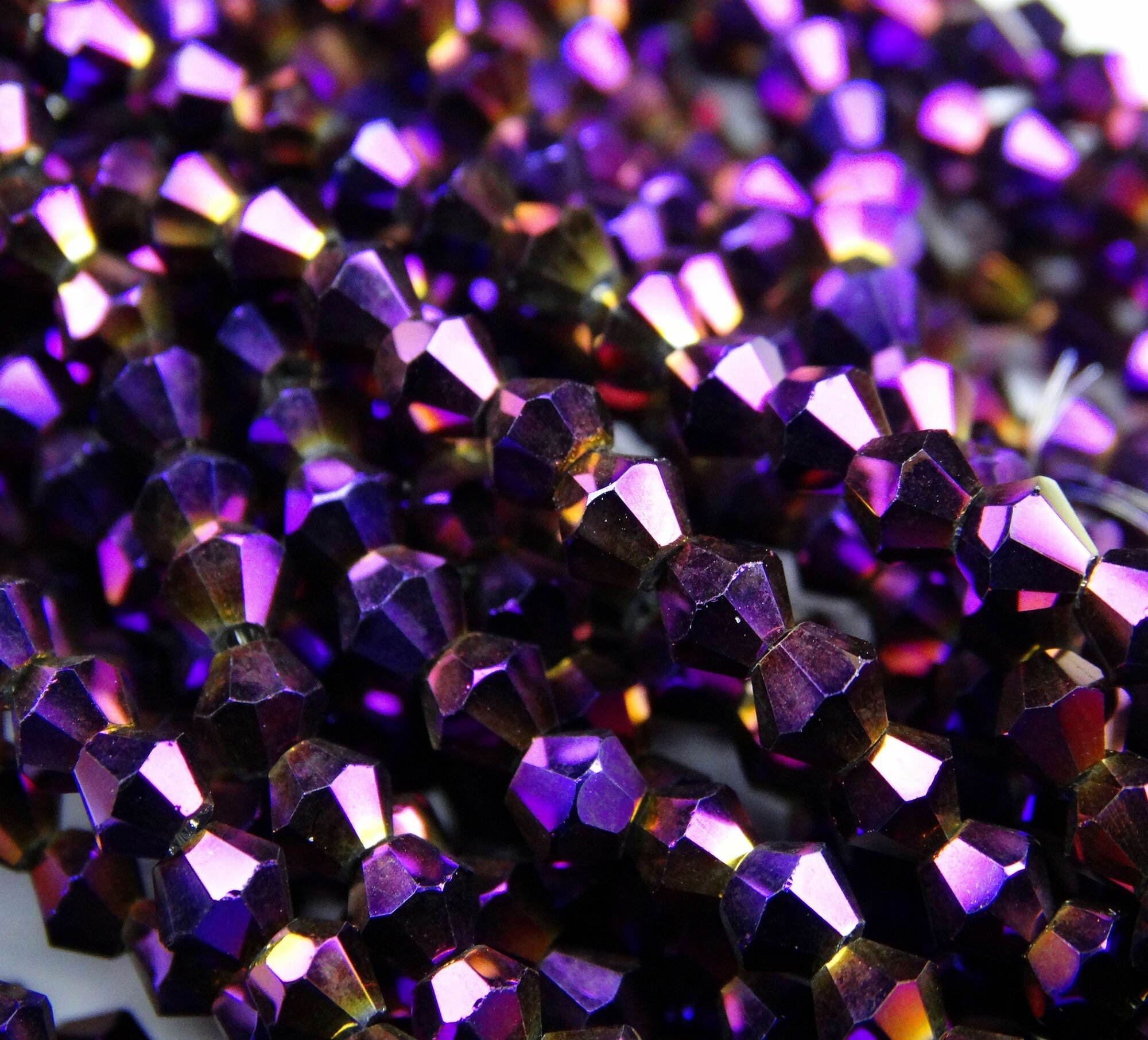 ББЛ005НН3 Хрустальные бусины "биконус", цвет: фиолетовый металлик, размер 3 мм, кол-во: 295-300 шт.