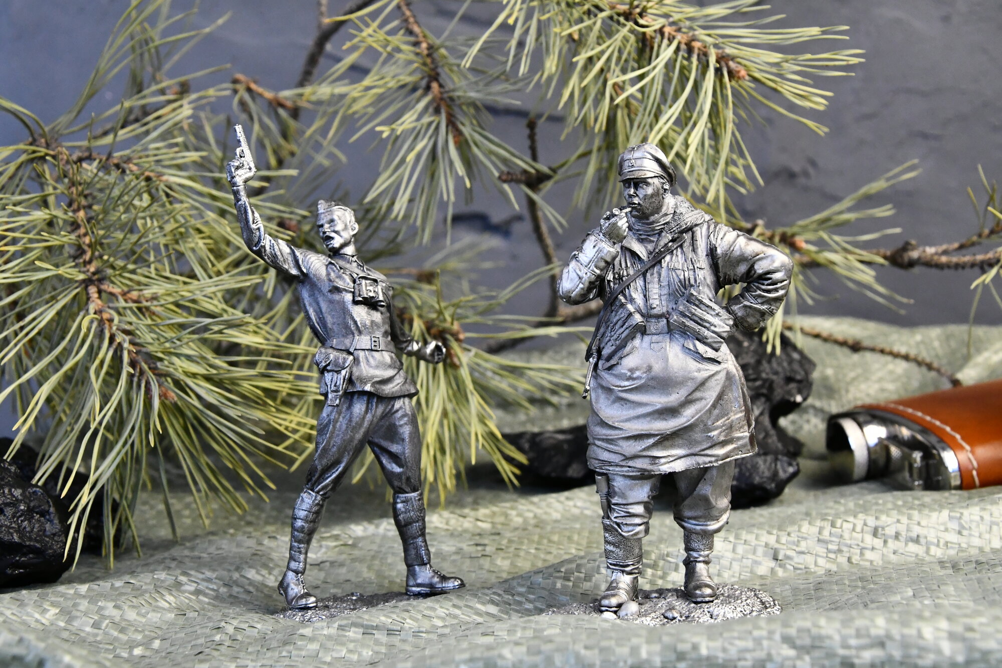 Оловянный набор солдатиков Комбат и Немецкий офицер в зимней форме 1941-1945