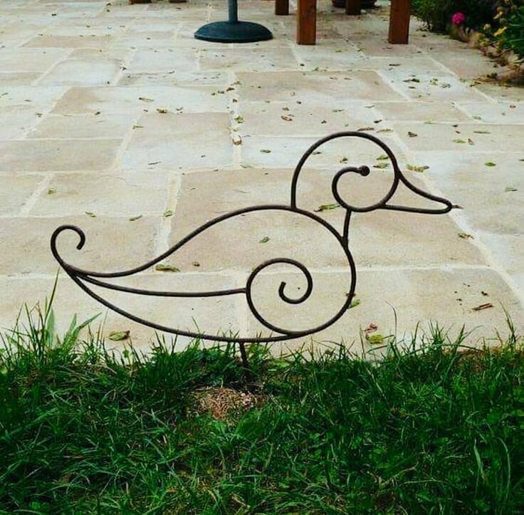 Садовая фигура скульптура уточки кованая из металла