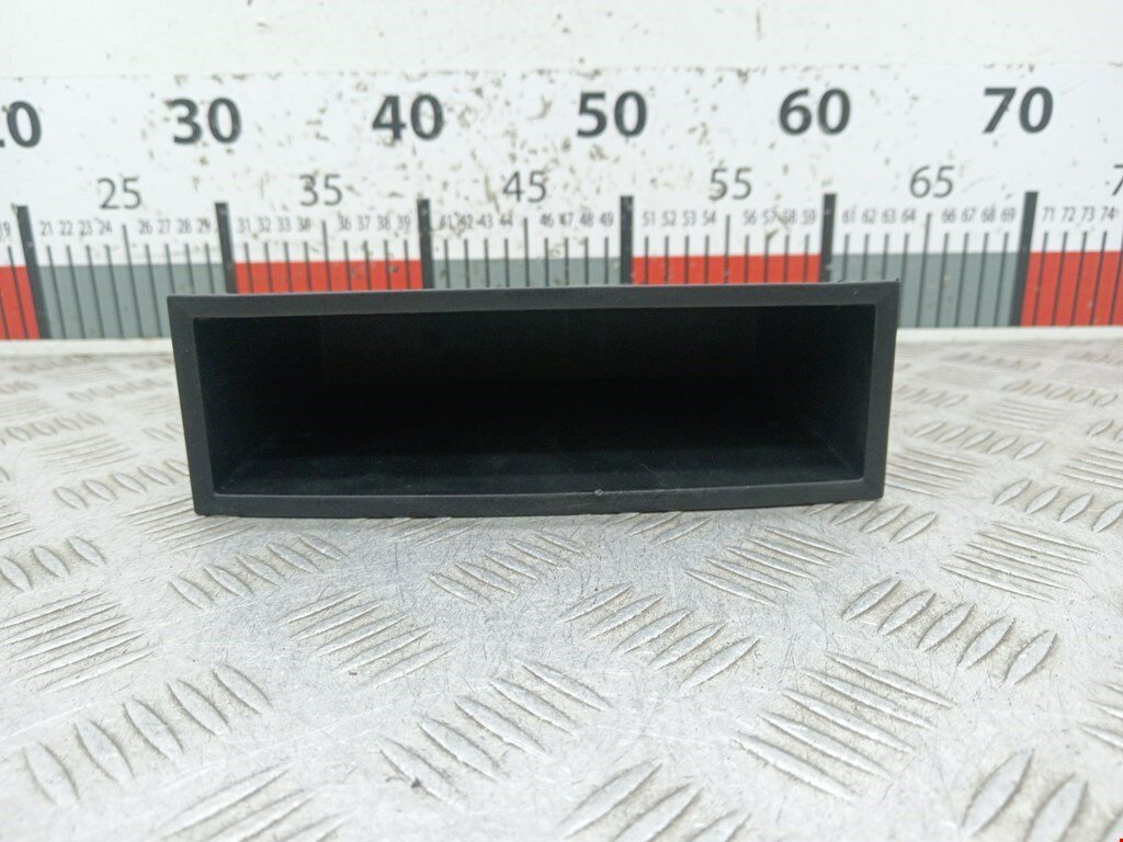 Бардачок (вещевой ящик) Peugeot 307 8220TW арт. 2194951