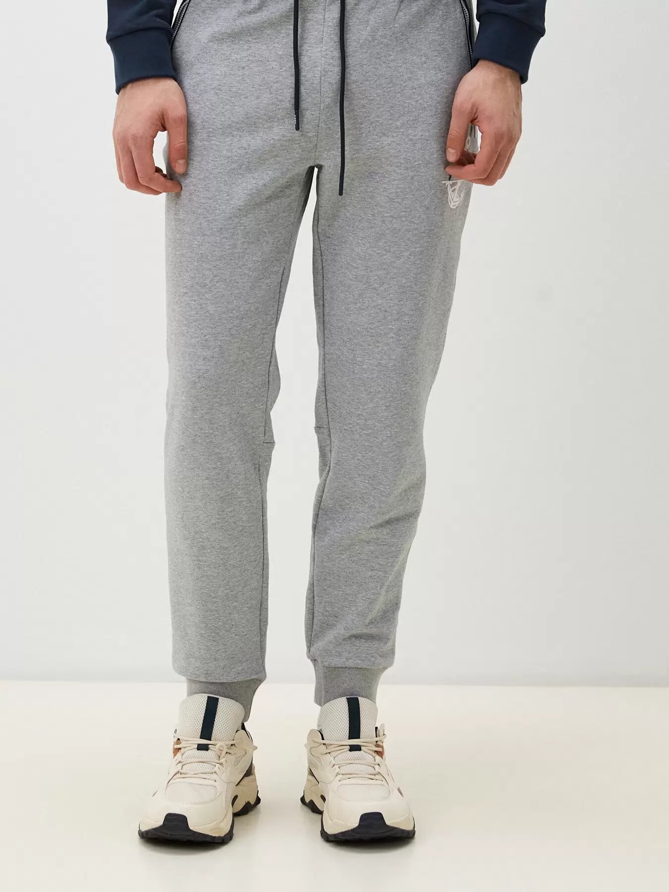 Брюки спортивные