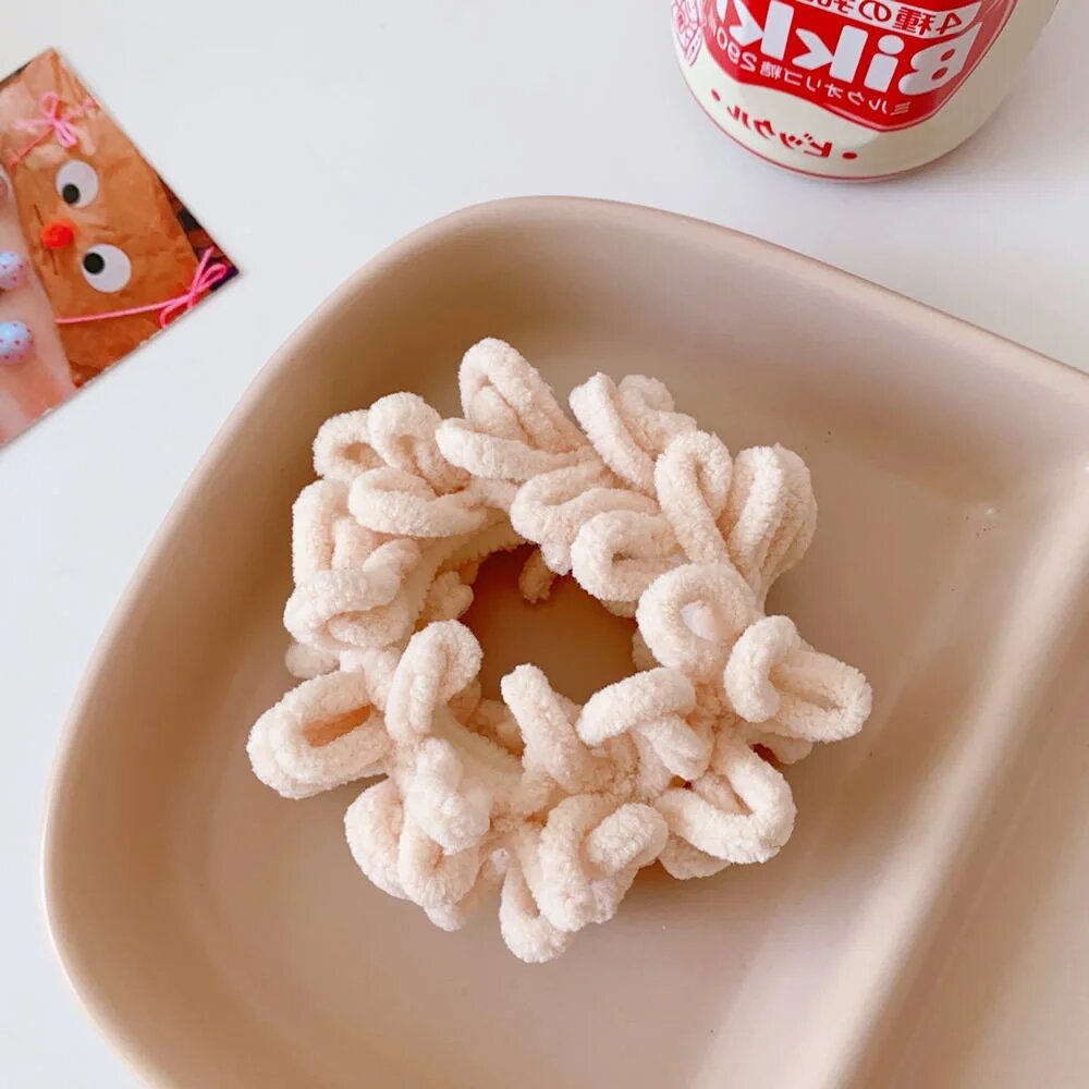 Плюшевые резинки для волос Молочно-белый