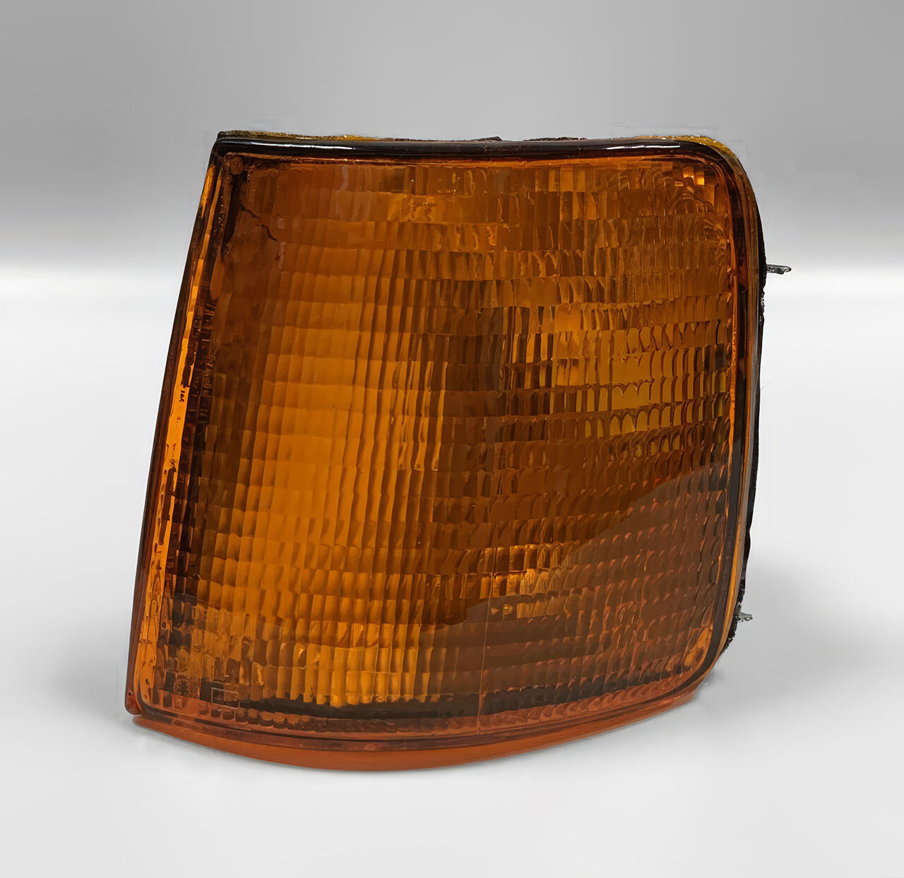 Поворотник левый VW Passat B3 (желтый) (Depo)