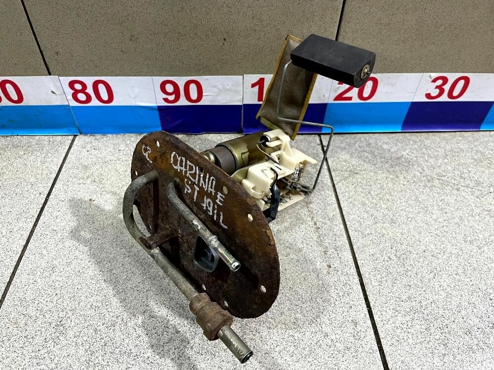 Насос топливный Toyota Carina E