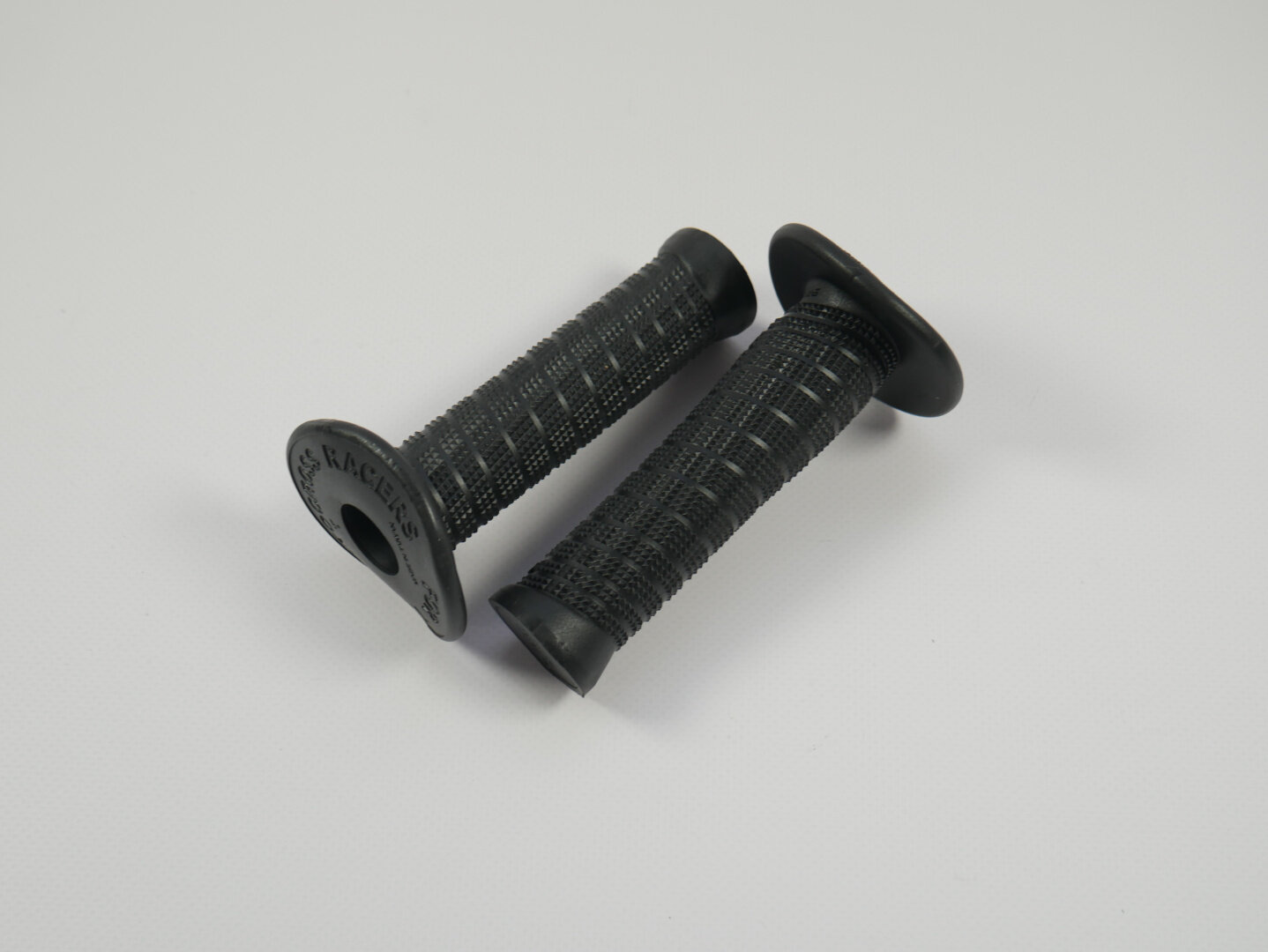 Грипсы левая/правая, черный отом