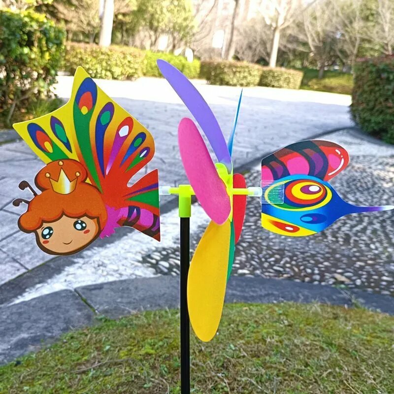 Маленькая бабочка мультфильм красочные пластиковые ветряные мельницы, красочные ветряные мельницы